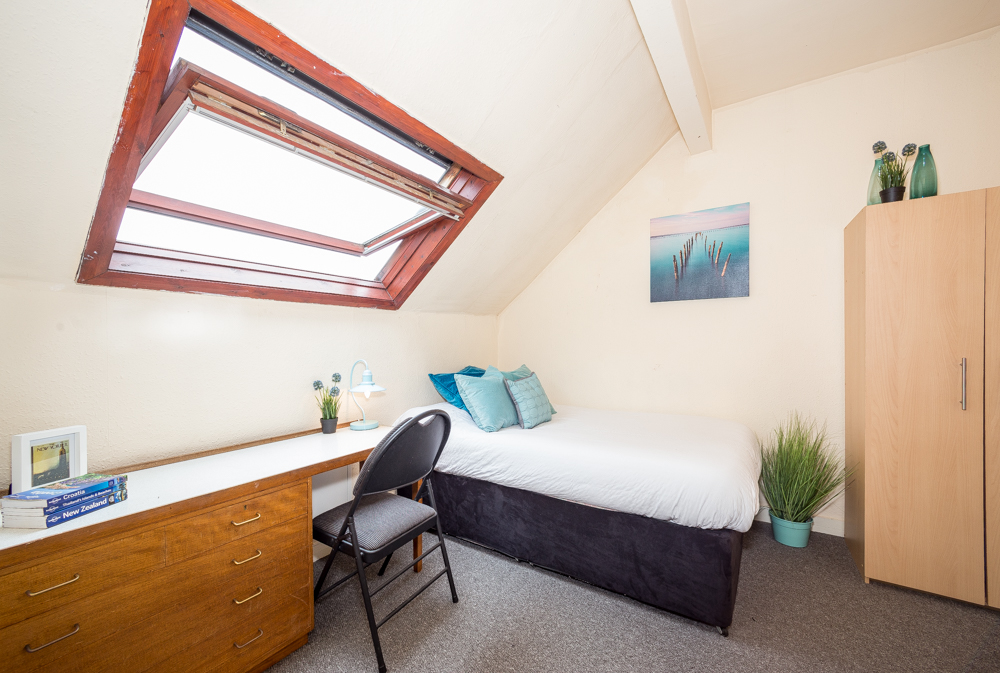 Room 6 - 183 Cardigan Road, Hyde Park, Leeds, LS6 1QL - Pickard Properties